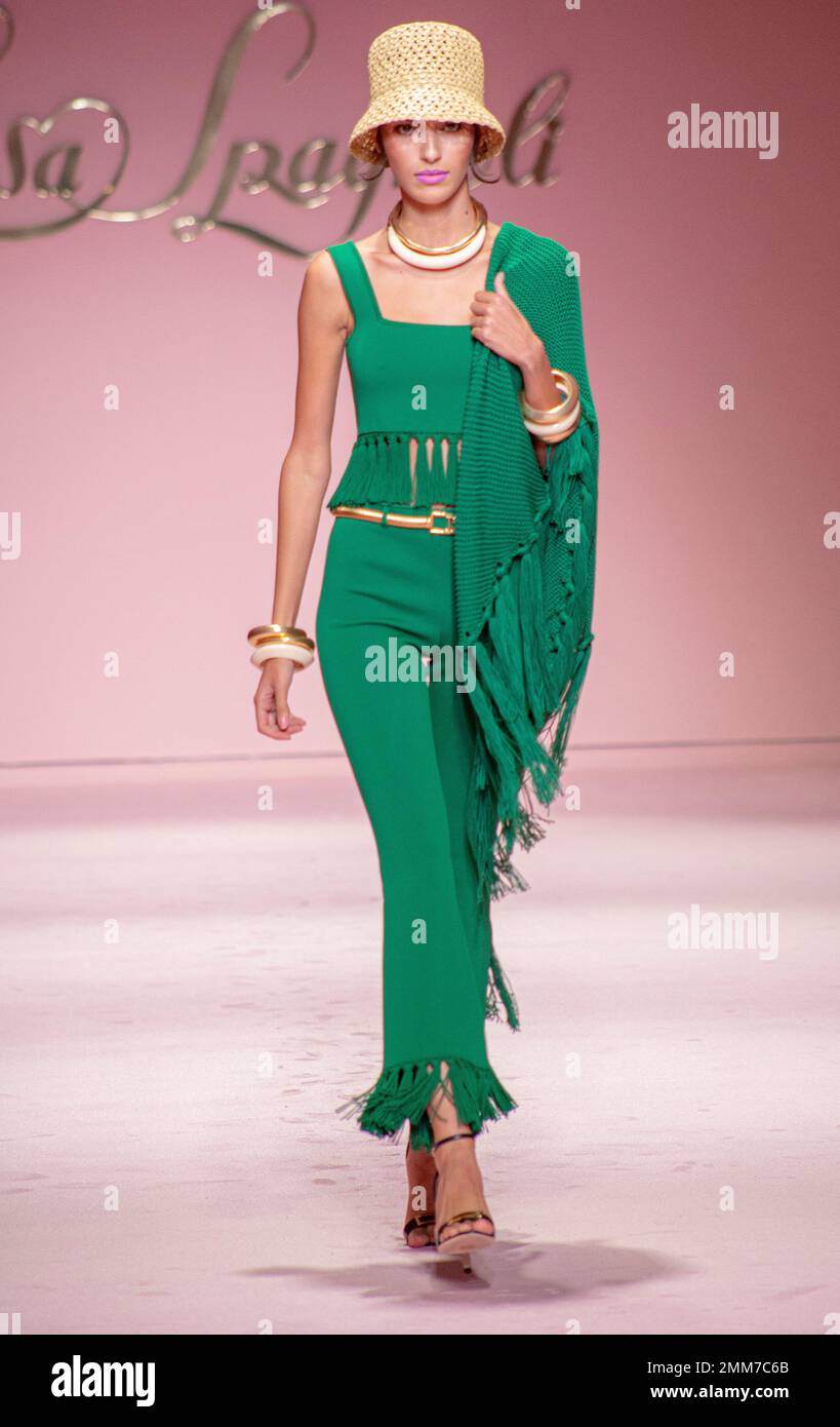 Luisa Spagnoli Catwalk Milan Fashion Week 22 Stock Photo - Alamy