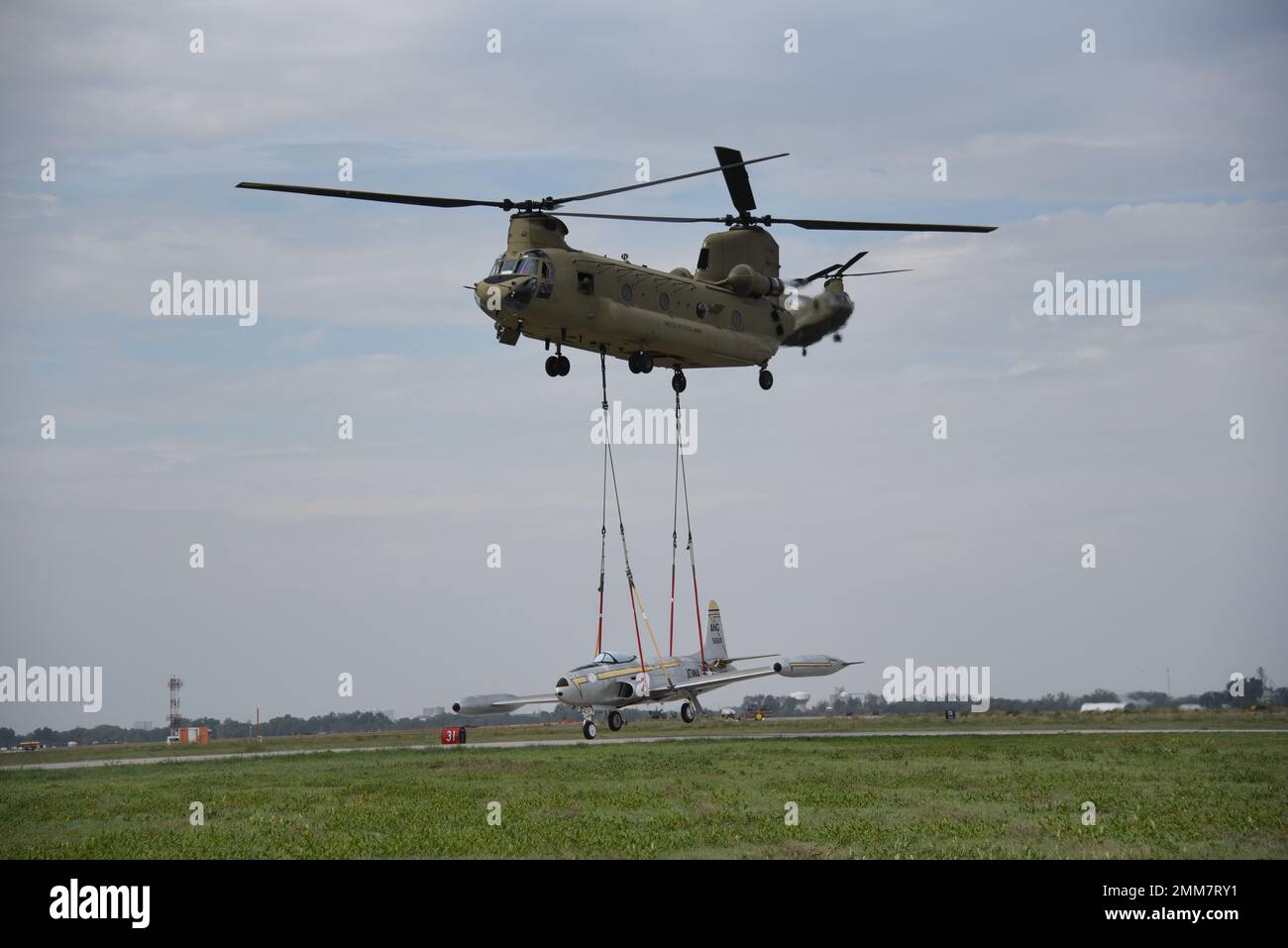 A U.S. Army CH-47 Chinook helicopter from the Iowa Army National Guard ...