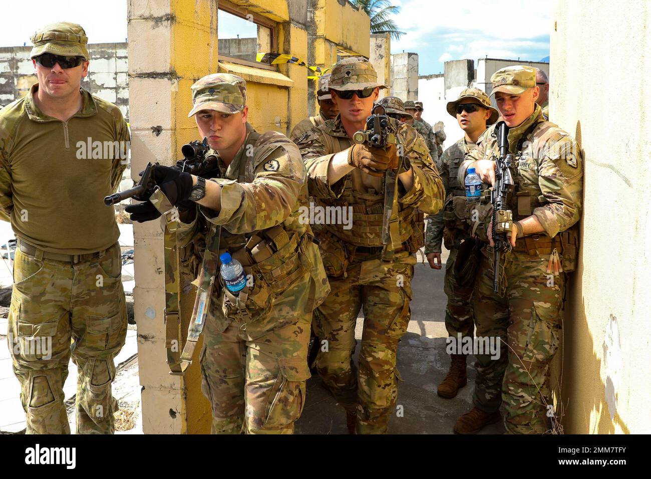 U.S. Army Soldiers assigned to Bravo Company, 2nd Battalion, 27th ...