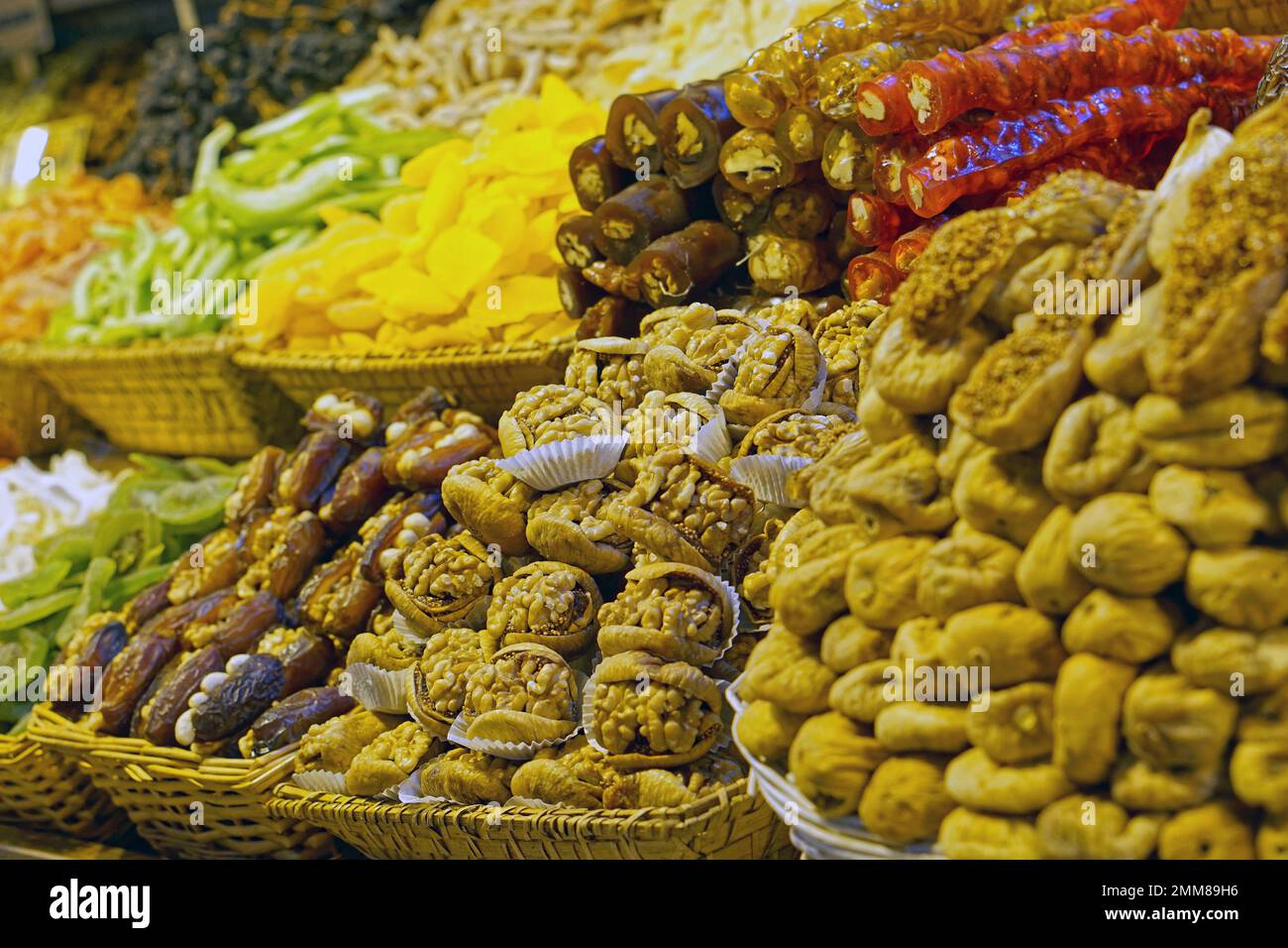 Many traditional Turkish sweets mix at market stall Stock Photo - Alamy