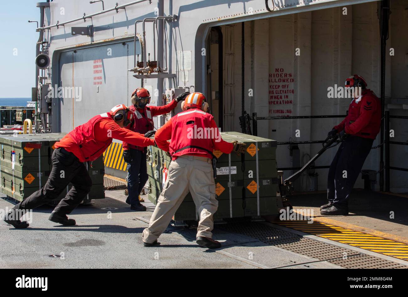 220915-N-VS068-1031 PACIFIC OCEAN (Sept. 15, 2022) – Sailors transport ...