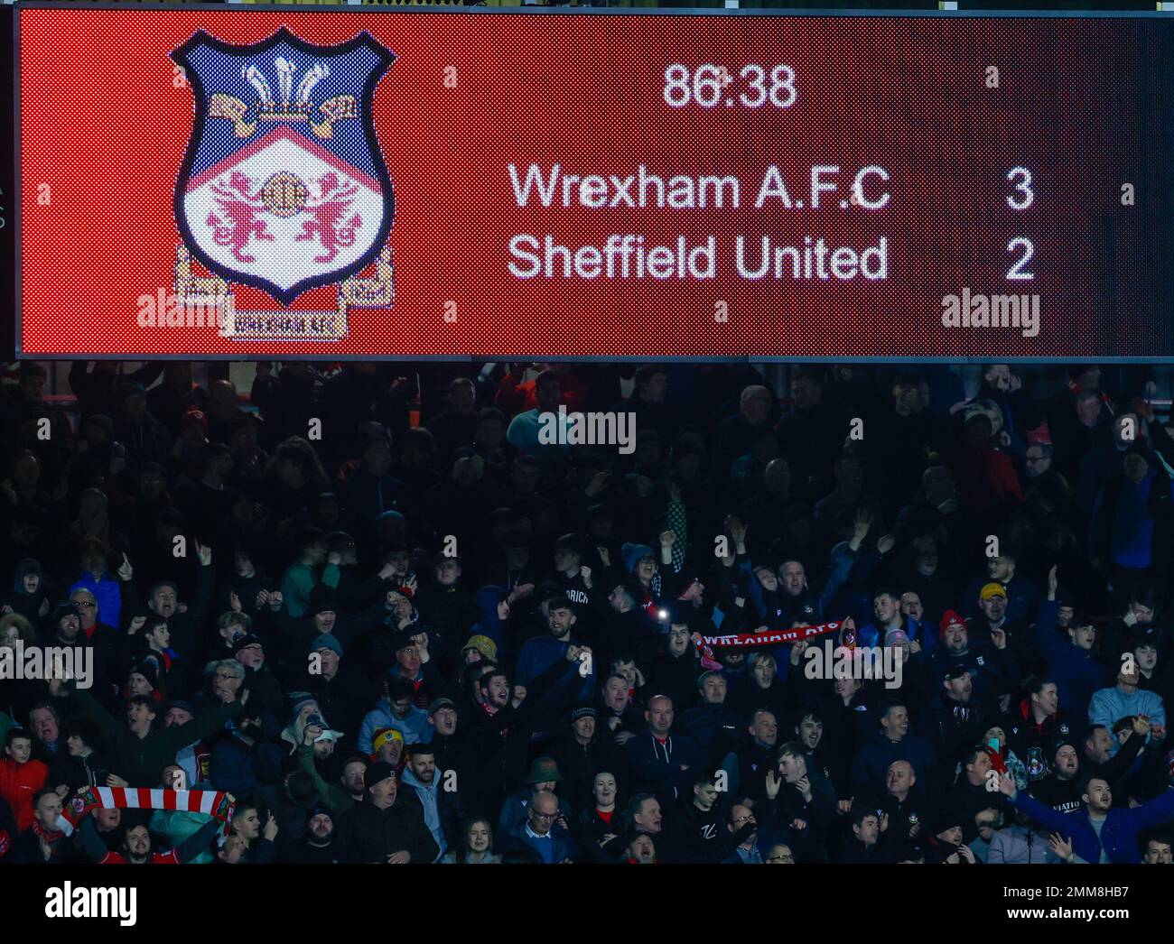 Sheffield united wrexham scoreboard hi-res stock photography and images ...