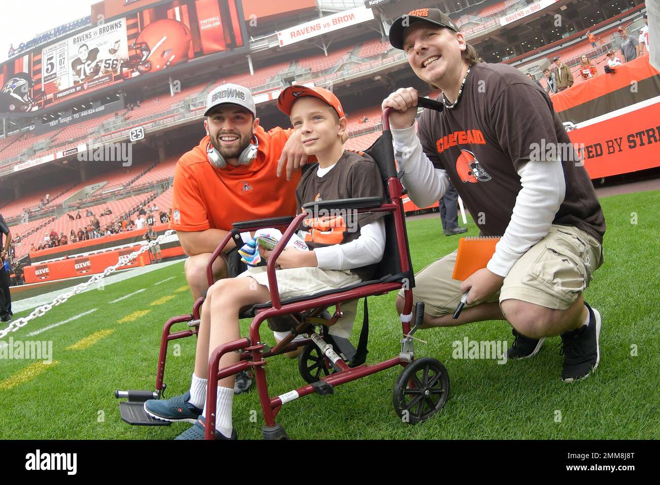 Cleveland Browns quarterback Baker Mayfield (6), left, visits Dylan ...