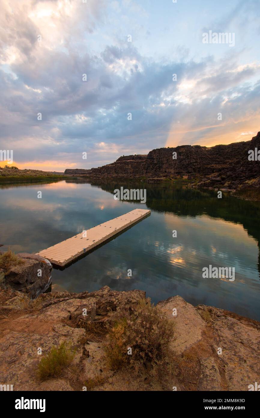 Dierkes Lake in Twin Falls, Idaho at sunset with Reflection on Water ...