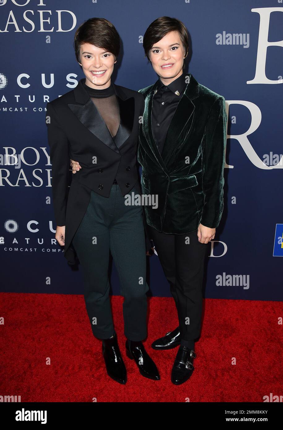 Emily Hinkler, left, and Elizabeth Hinkler arrive at the Los Angeles ...