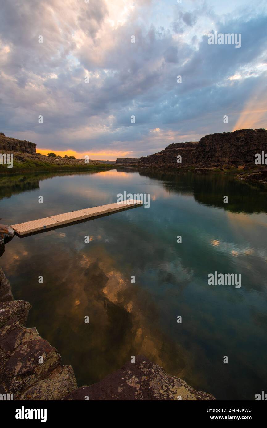 Blue prink brown landscape hi-res stock photography and images - Alamy