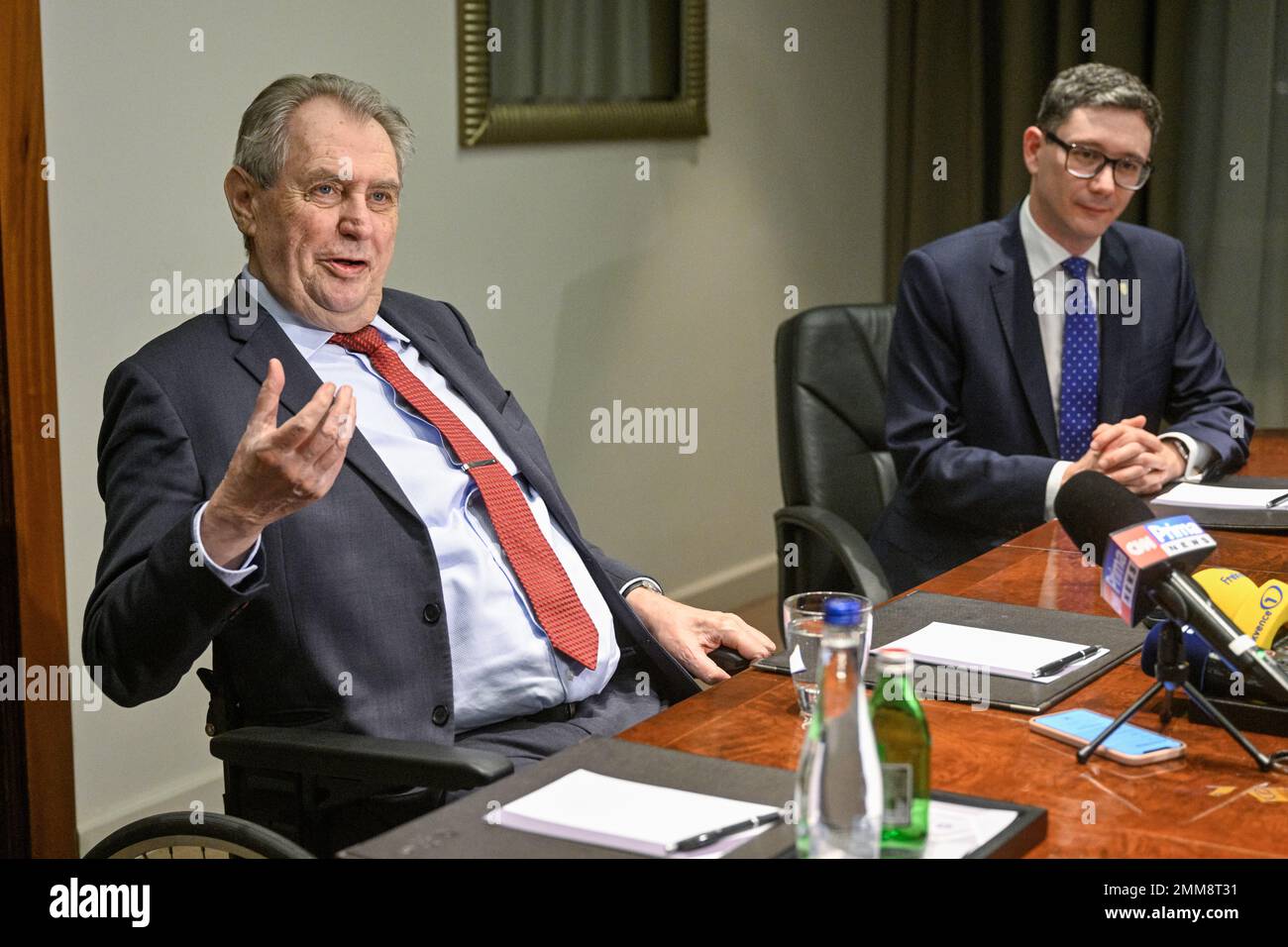 Belehrad, Srbsko. 29th Jan, 2023. Czech President Milos Zeman, left ...
