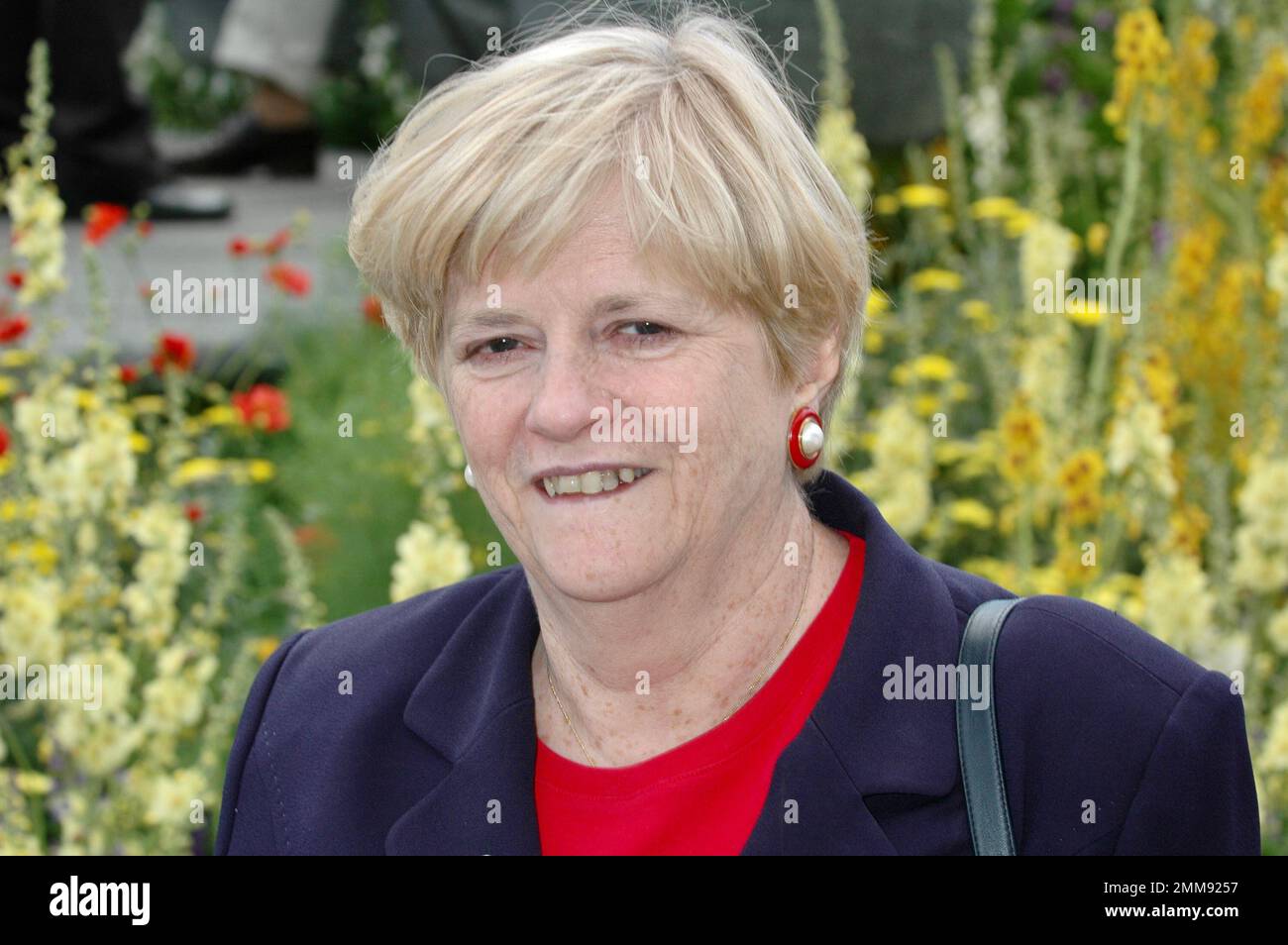 Ann Widdecombe. Chelsea Flower Show, London. UK Stock Photo - Alamy