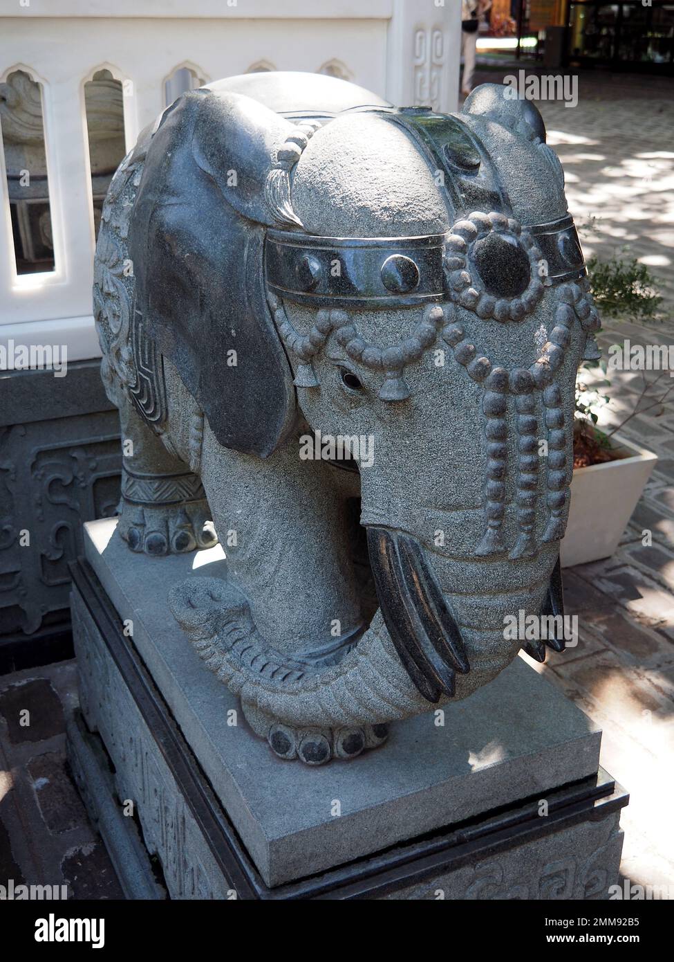 elephant statue, Gangaramaya Buddhist Temple, Colombo city, Western ...