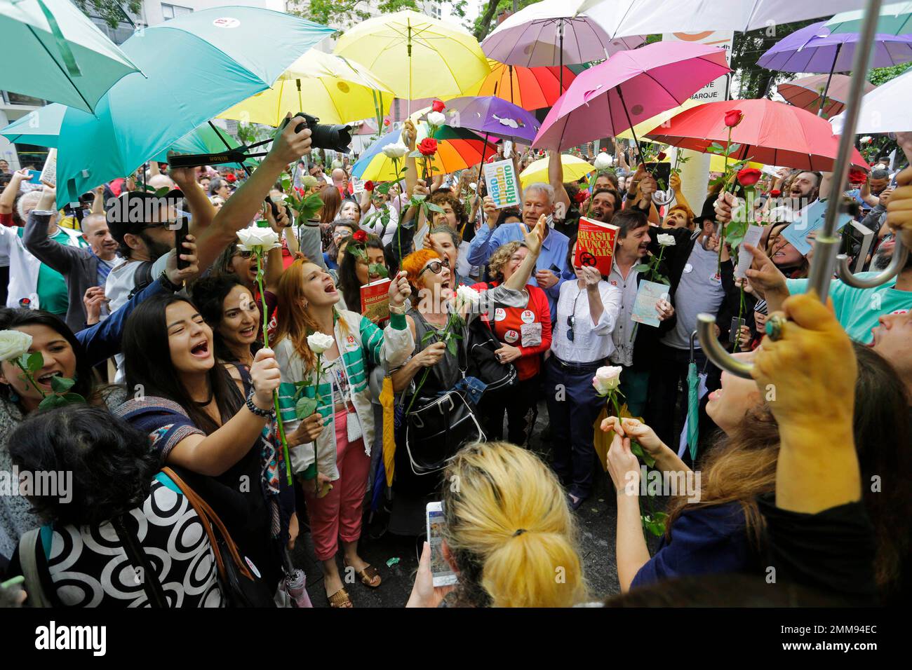 Supporters of Workers' Party presidential candidate Fernando Haddad ...