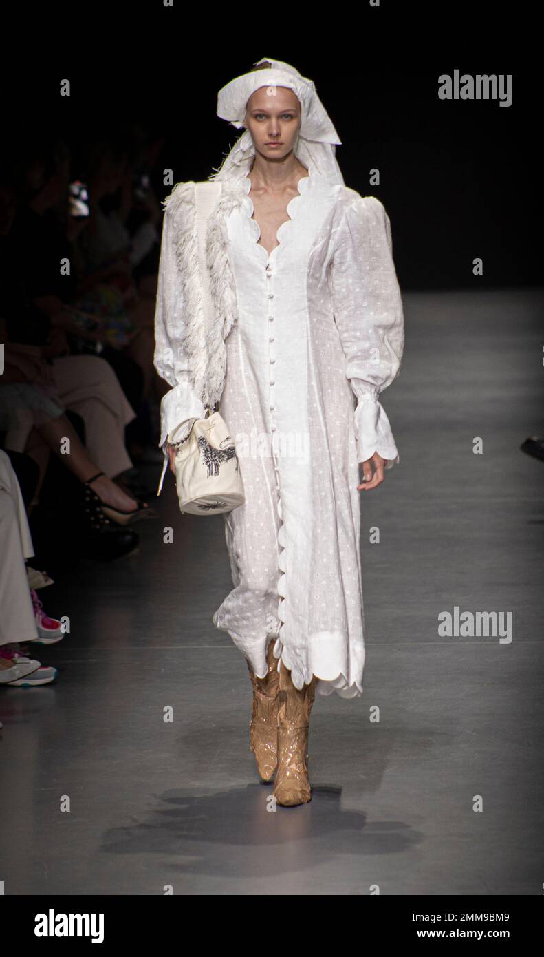 Abodi fashion show hi-res stock photography and images - Alamy