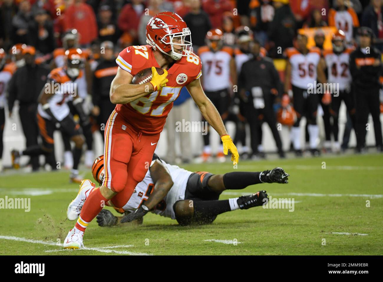 Kansas City Chiefs tight end Travis Kelce (87) runs after the catch ...
