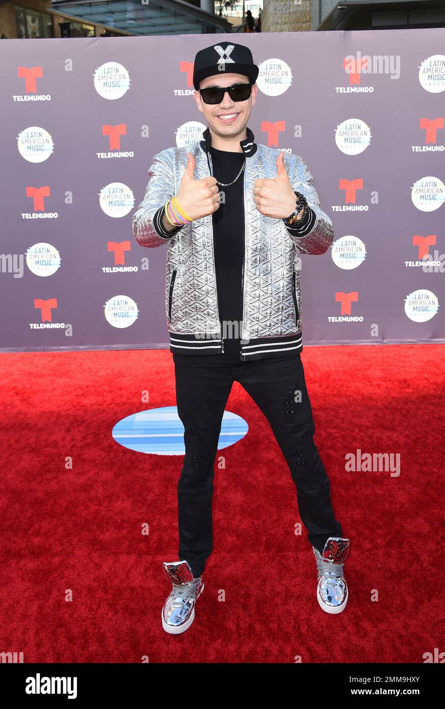 Raymix arrives at the Latin American Music Awards at the Dolby Theatre ...