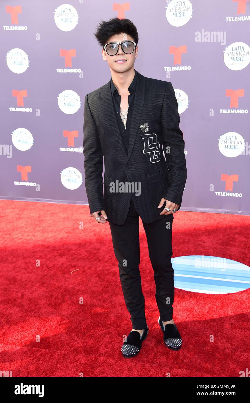 Mario Ruiz arrives at the Latin American Music Awards at the Dolby ...