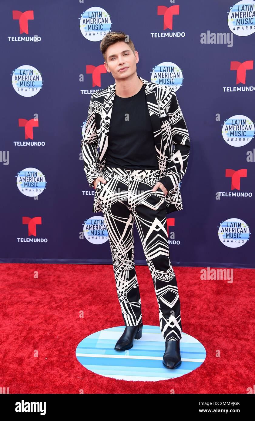 Christian Acosta arrives at the Latin American Music Awards at the ...