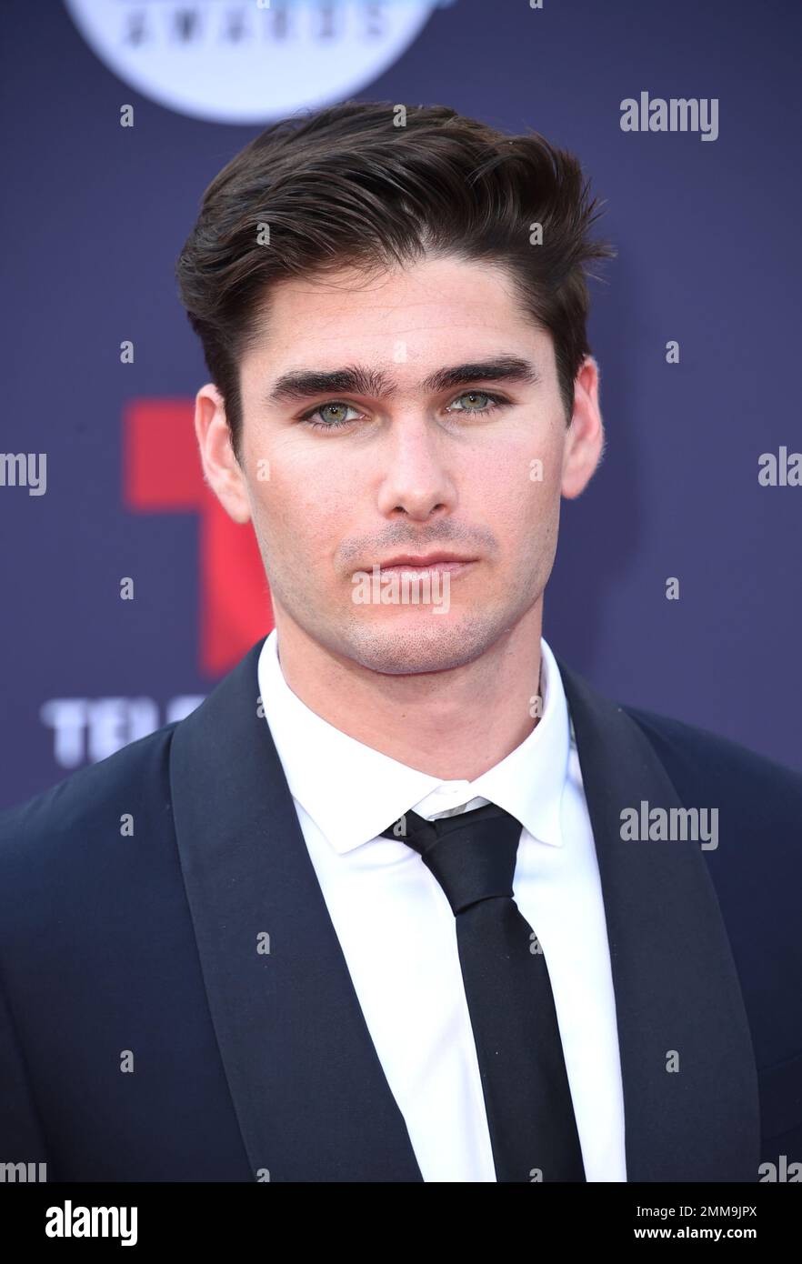 Charlie Matthews arrives at the Latin American Music Awards at the ...