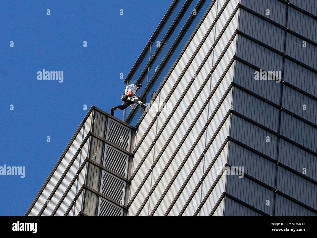 Urban climber dubbed the French Spiderman, Alain Robert completes his ...