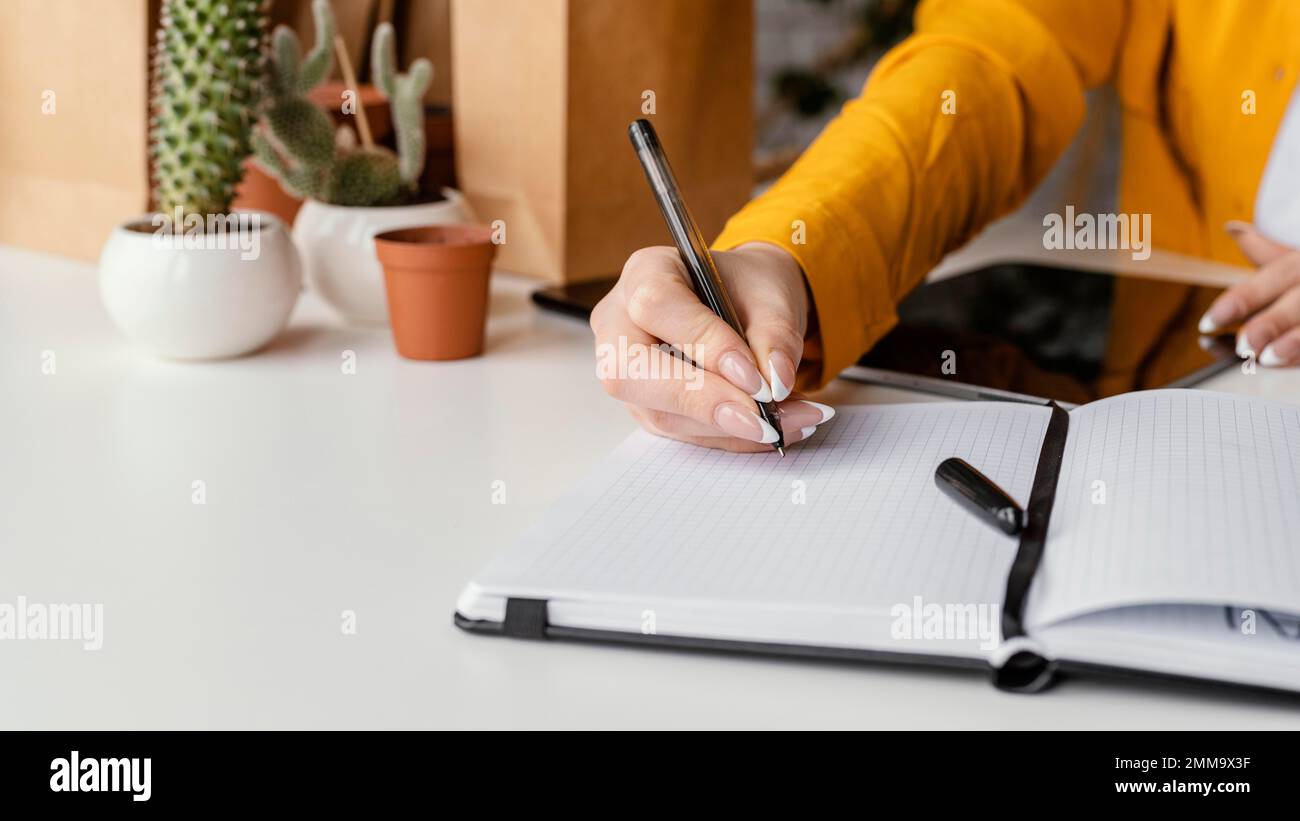Corner of notebook hi-res stock photography and images - Alamy