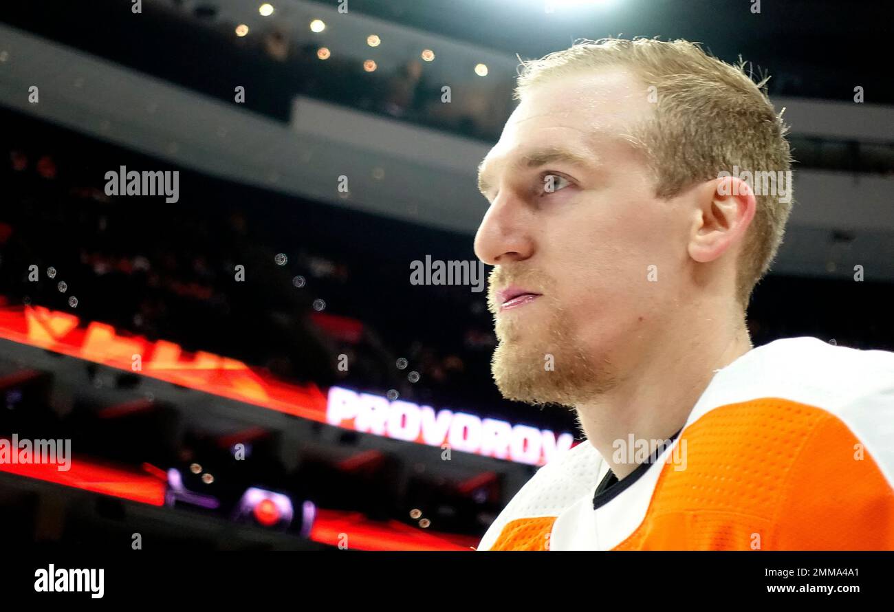 Philadelphia Flyers' Dale Weiss during warmups before an NHL hockey ...