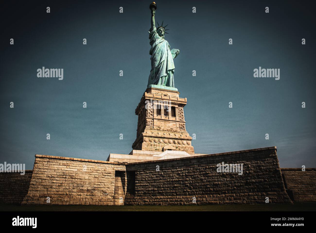 Statue of liberty 1886 hi-res stock photography and images - Alamy