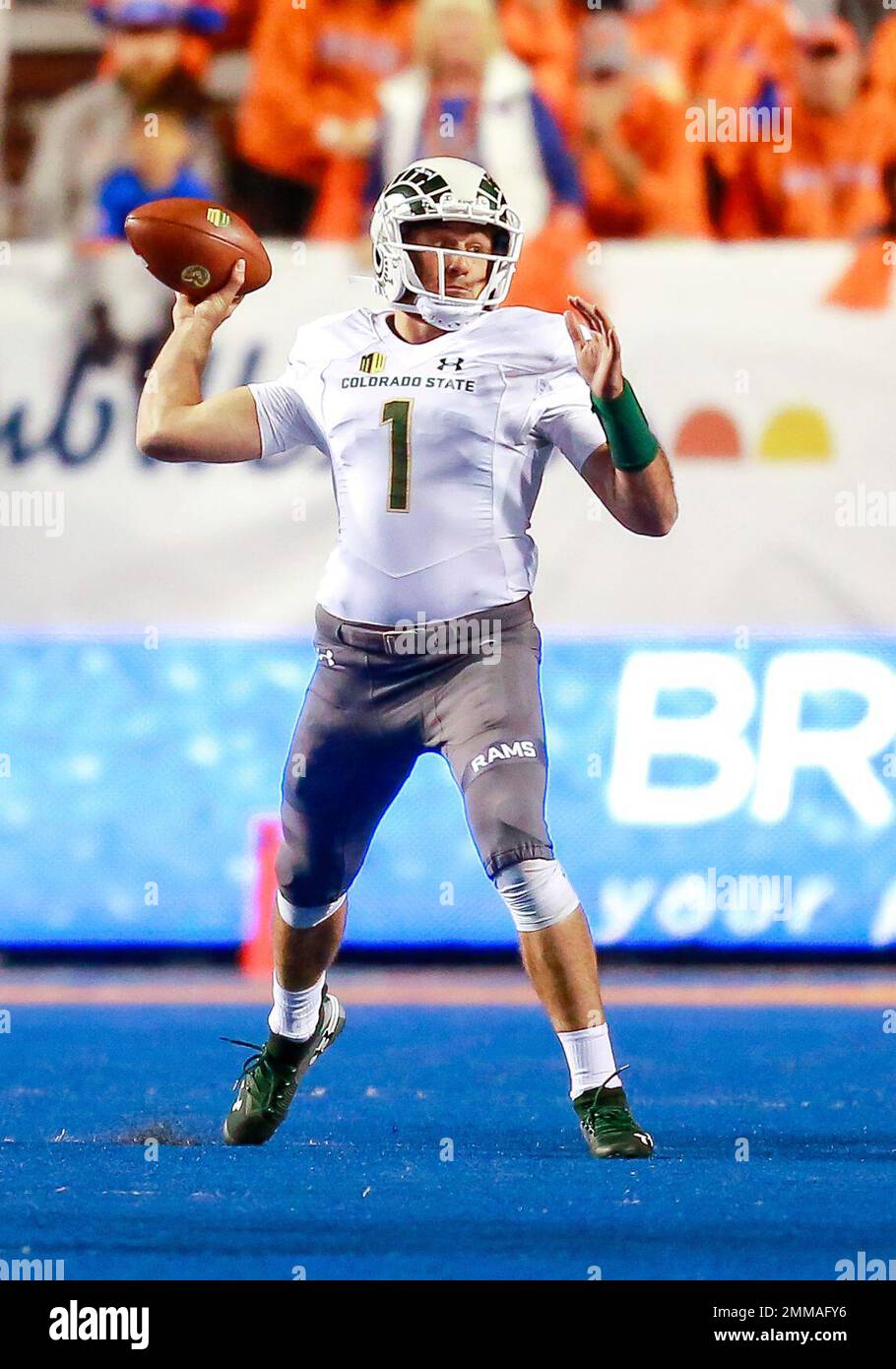 Colorado State quarterback K.J. Carta-Samuels (1) throws the ball ...