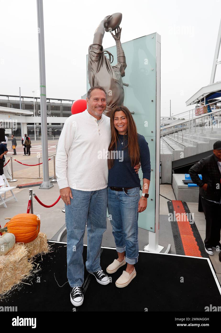 Kelly Clark, right, the widow of former San Francisco 49ers wide ...