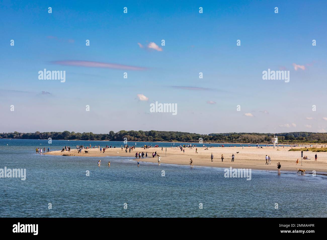 People on the bathing beach on the Priwall peninsula, Baltic resort ...