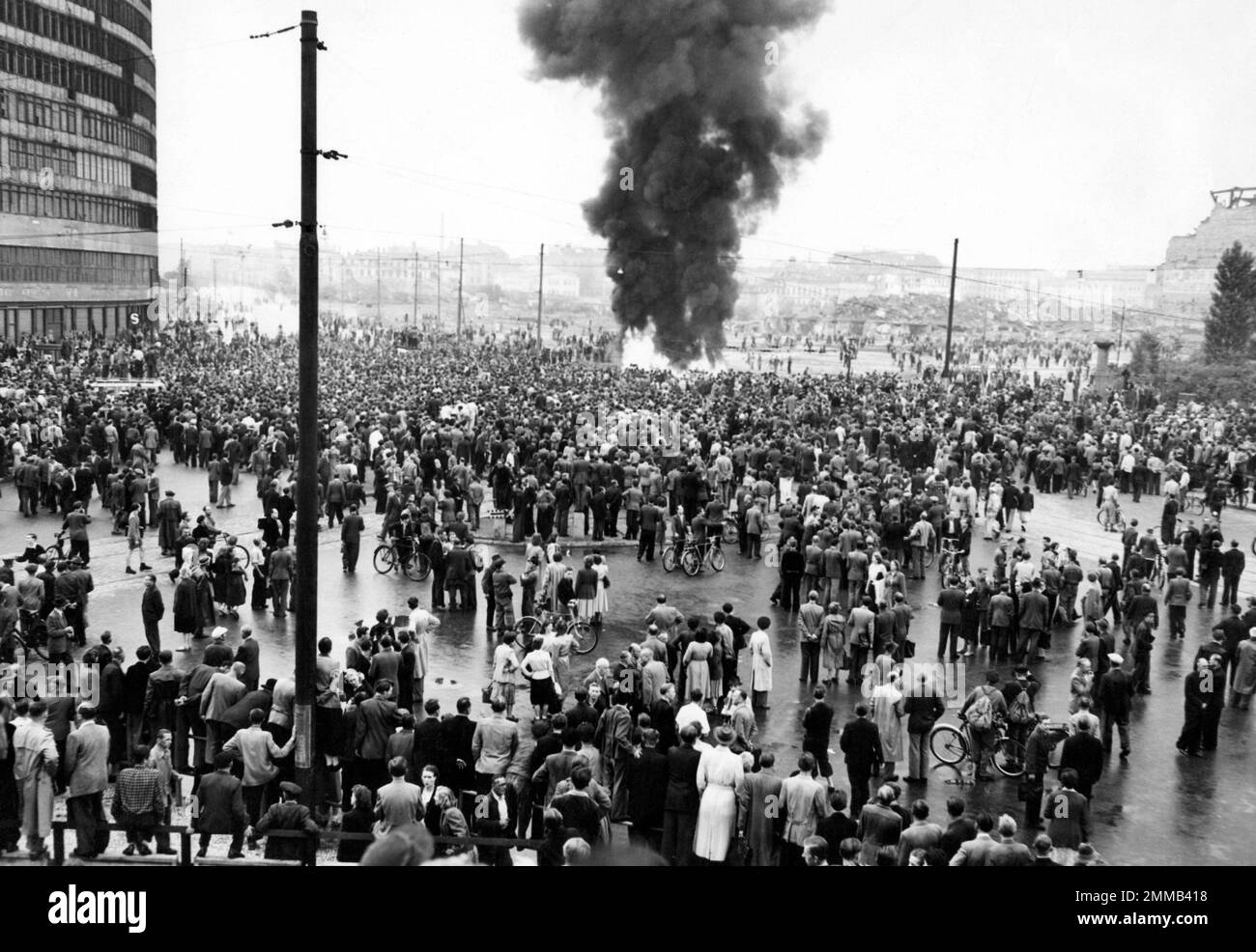 A huge crowd on the sector border at Potsdamer Platz, Berlin, June 17 ...
