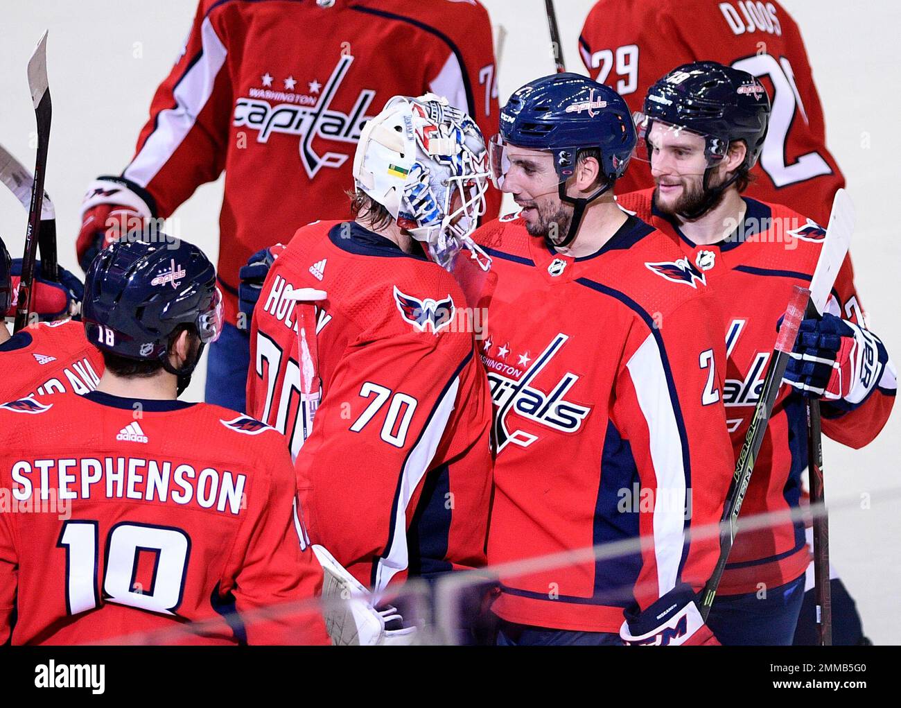 Washington Capitals defenseman Matt Niskanen (2) celebrates with ...