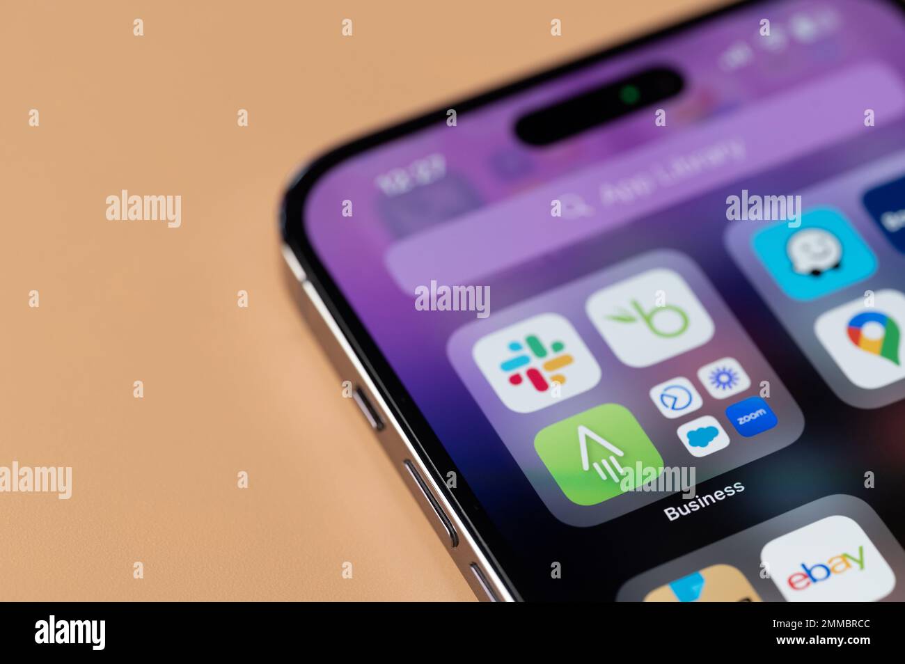 Iphone 14 apps hi-res stock photography and images - Alamy