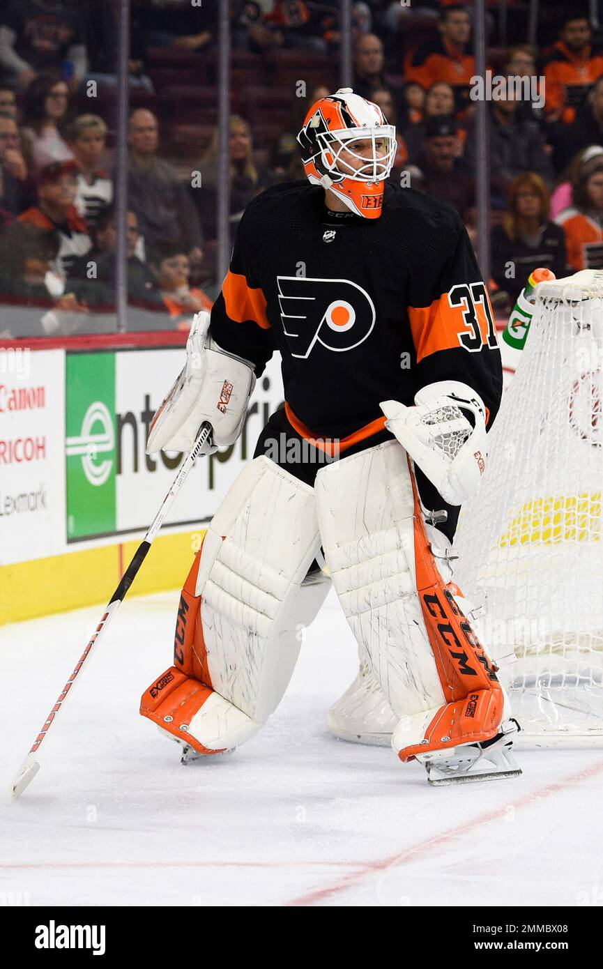 Philadelphia Flyers goaltender Brian Elliott in action during an NHL ...