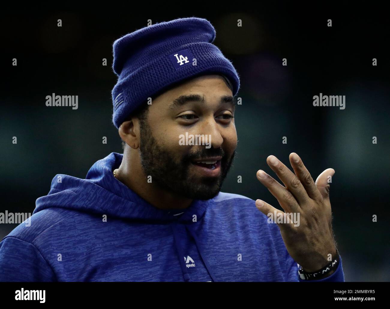 Los Angeles Dodgers' Matt Kemp takes batting practice before Game 2 of ...