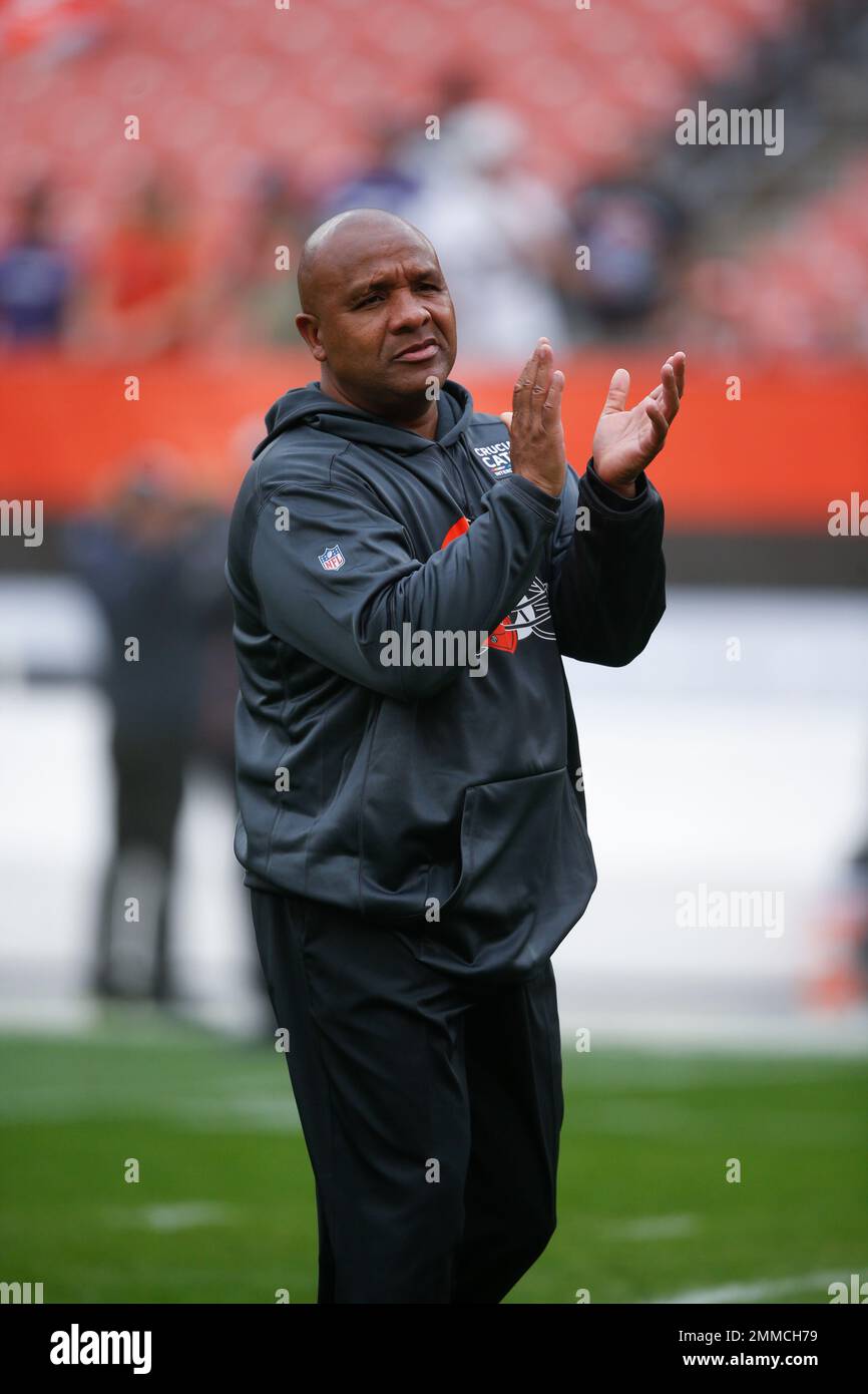 Cleveland Browns head coach Hue Jackson watches warm ups before an NFL ...