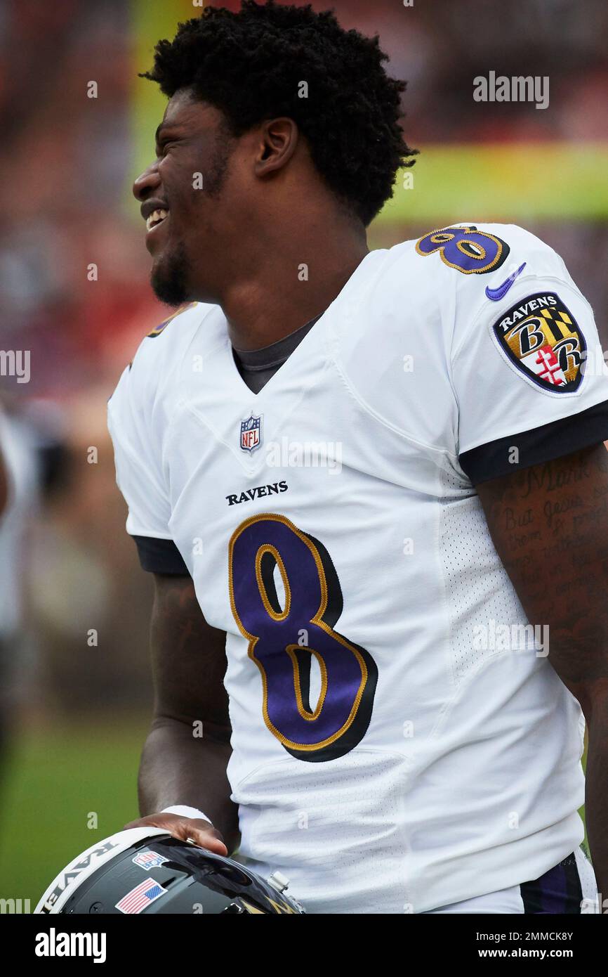 Baltimore Ravens quarterback Lamar Jackson (8) on the sideline against ...