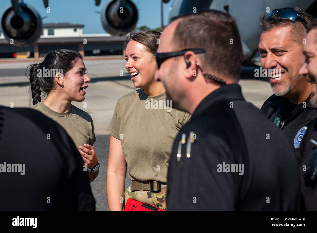 U.S. Air Force Airmen from the 15th and 16th Airlift Squadrons and ...