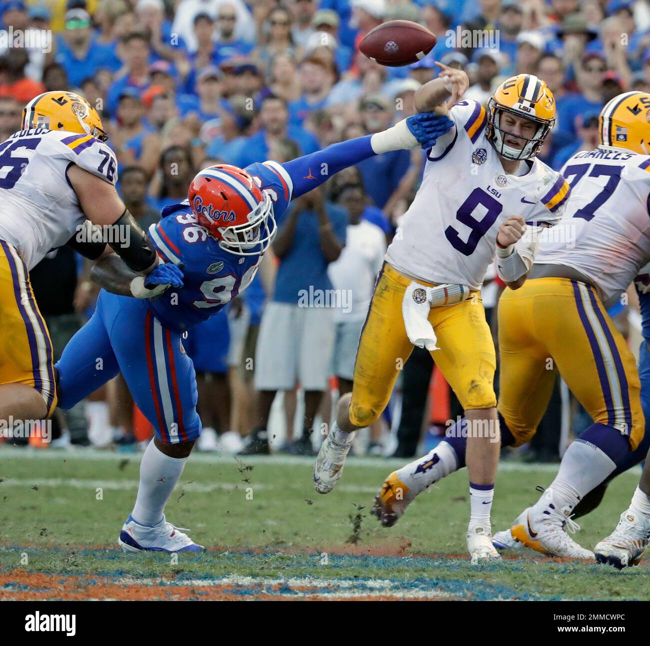 Florida defensive lineman Cece Jefferson (96) deflects a pass thrown by ...