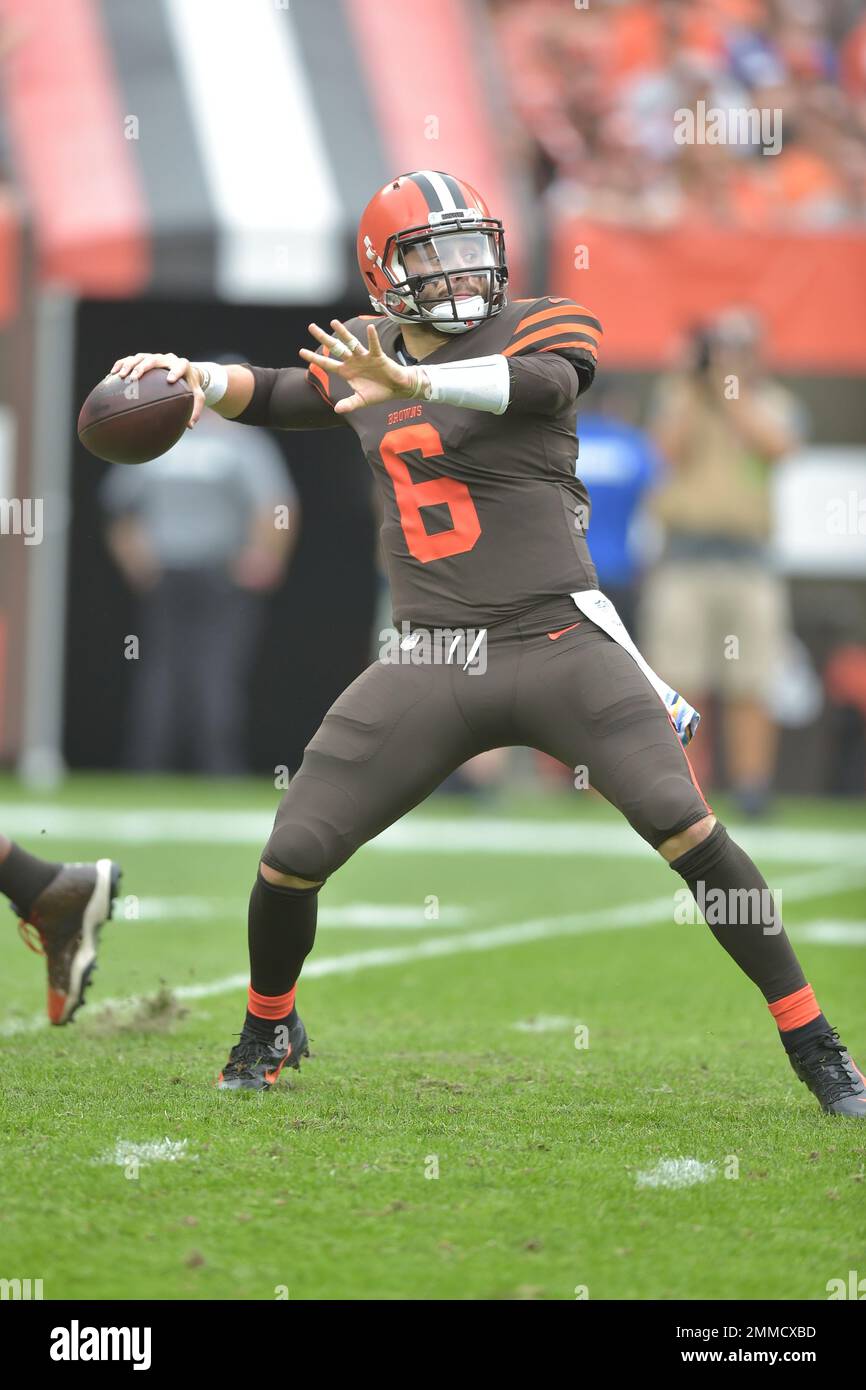Cleveland Browns quarterback Baker Mayfield (6) looks to pass during an ...