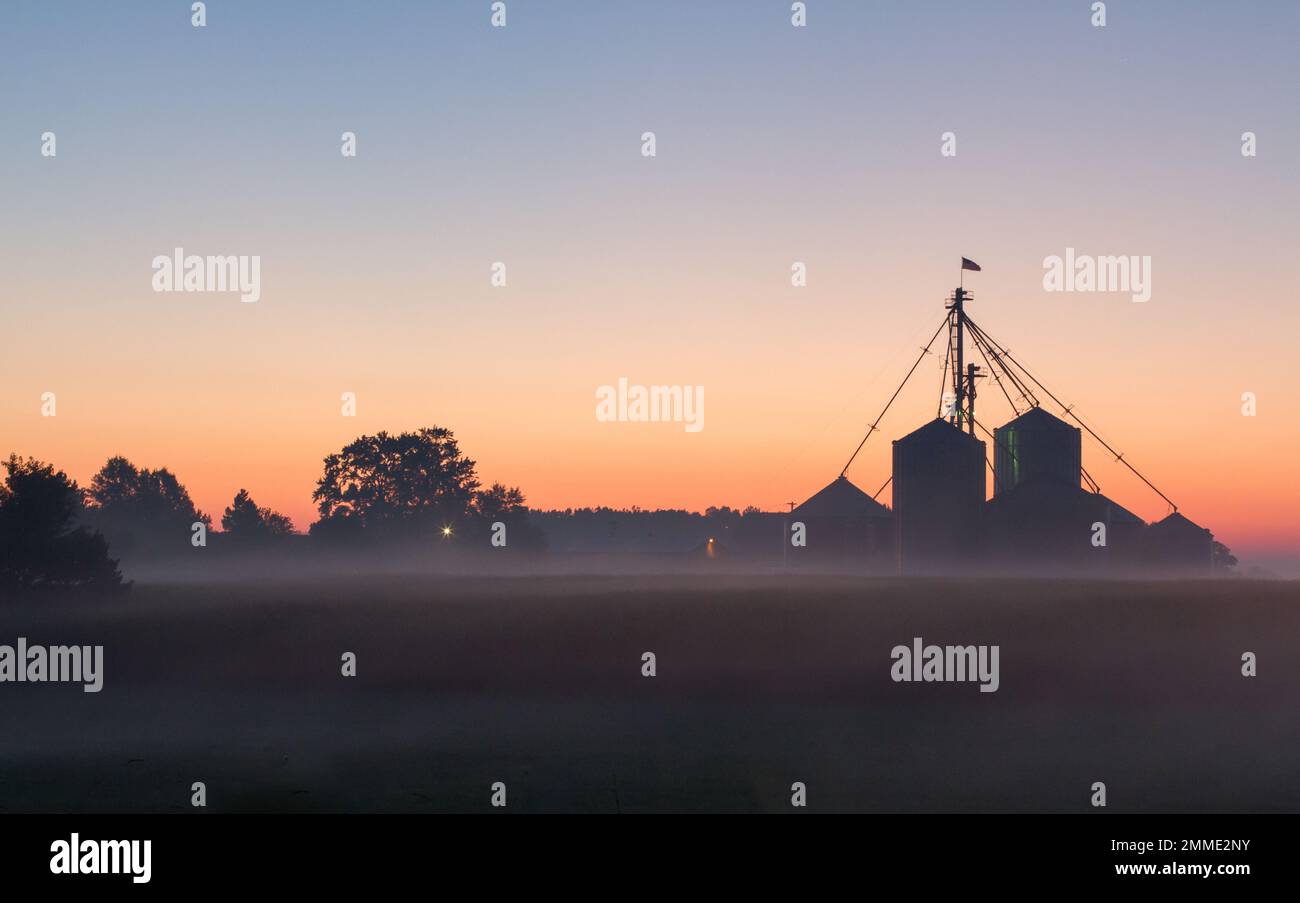 Midwest farm hi-res stock photography and images - Alamy