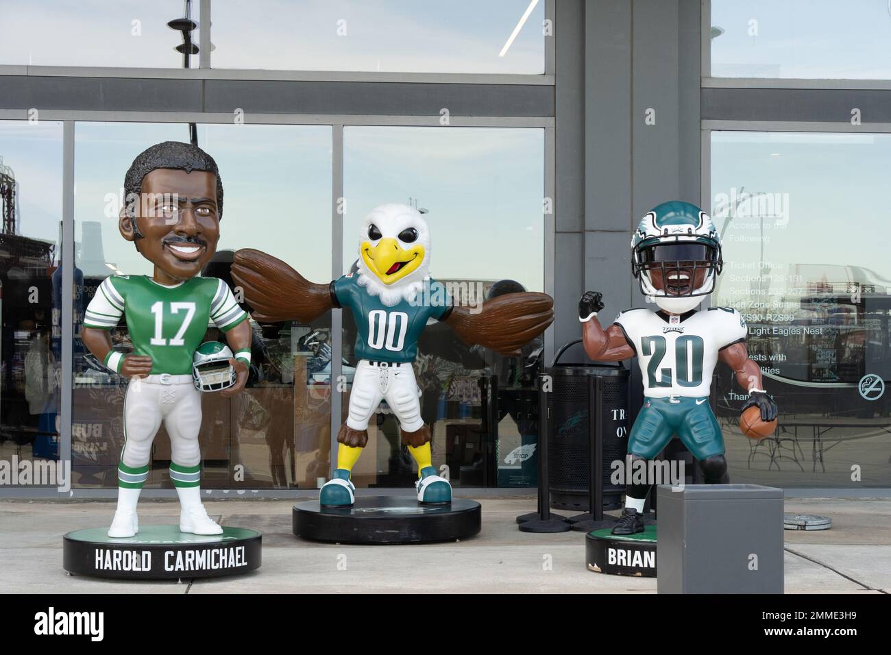 Philadelphia eagles characters hi-res stock photography and images - Alamy