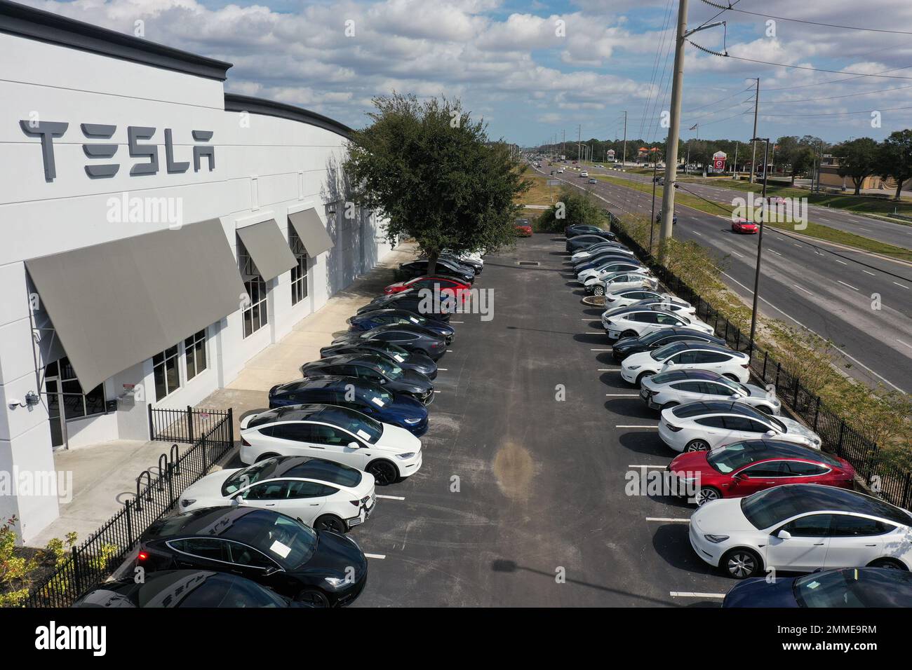 Best electric cars hi-res stock photography and images - Alamy