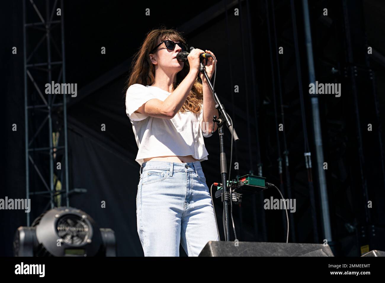 Felicity Williams performs with musician Bahamas (born Afie Jurvanen ...