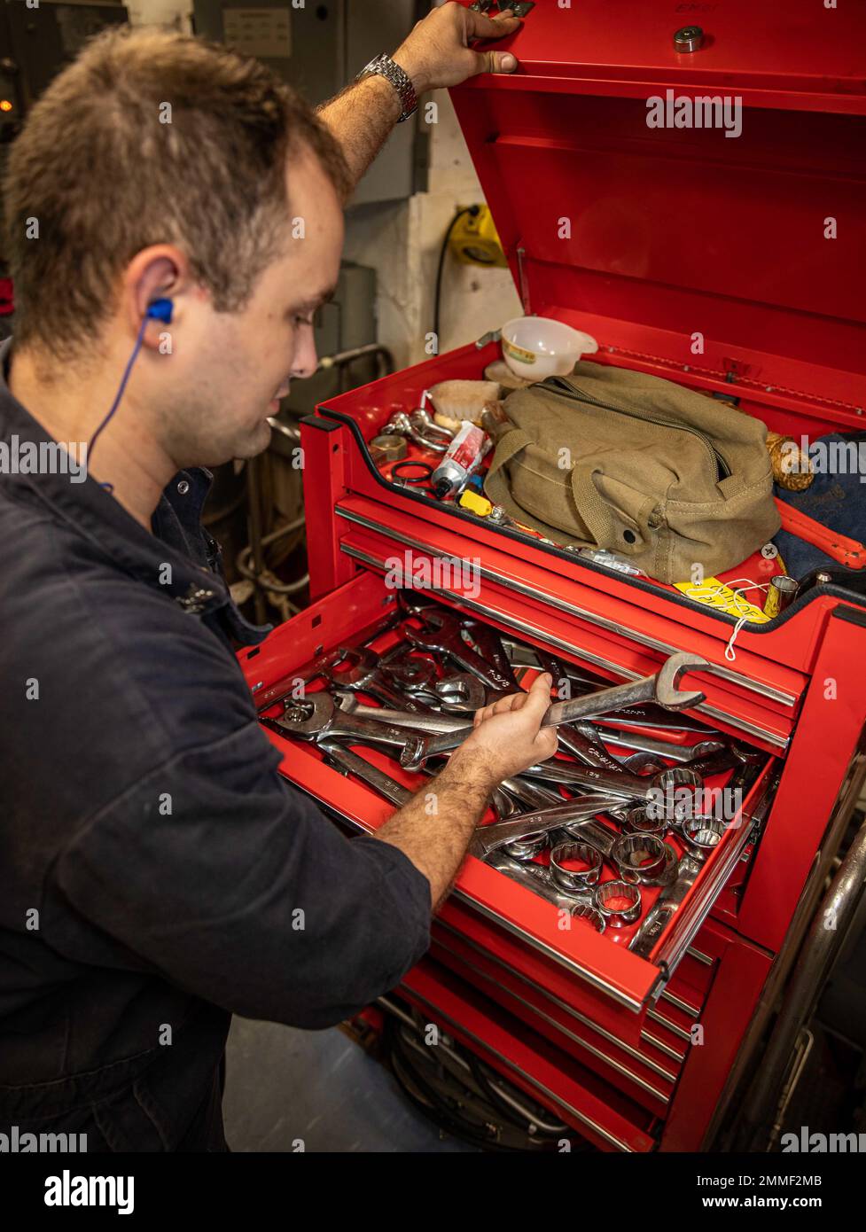 PHILIPPINE SEA (Sept. 17, 2022) Gas Turbine Systems Technician (Electrical) 2nd Class Hunter ...