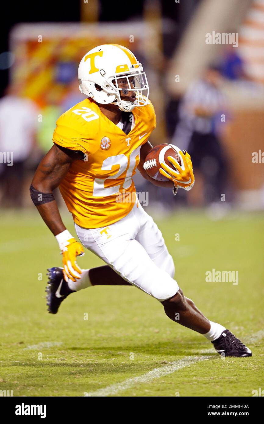 Tennessee defensive back Bryce Thompson (20) returns a kick in the ...