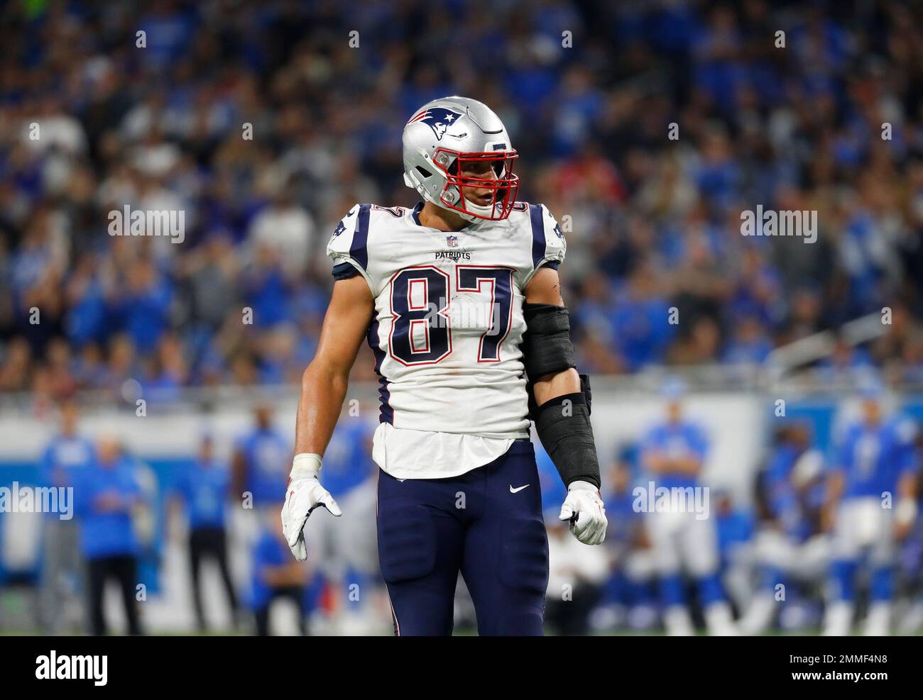New England Patriots tight end Rob Gronkowski (87) plays against the ...