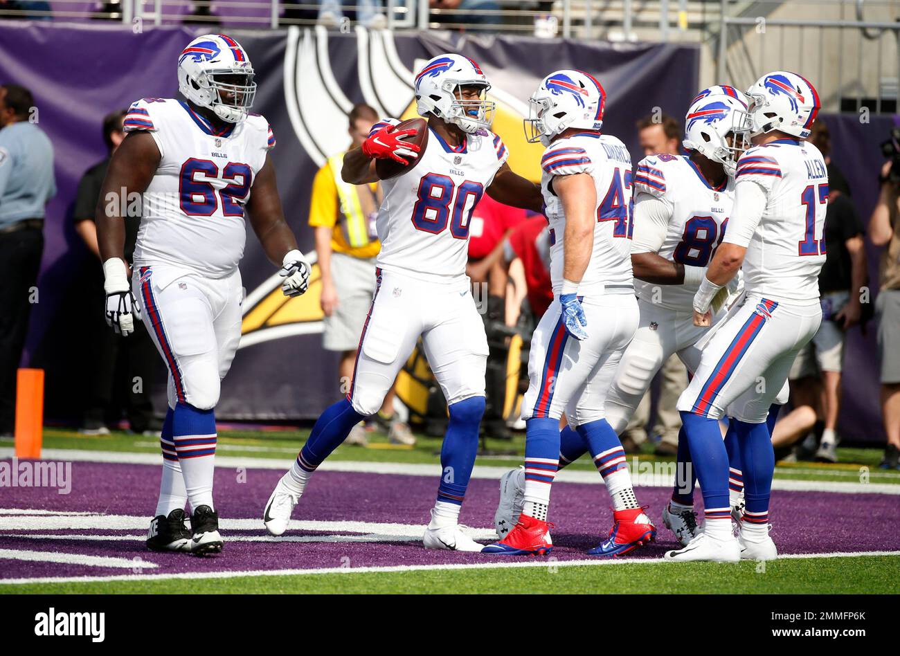Buffalo Bills tight end Jason Croom (80) celebrates with teammates ...