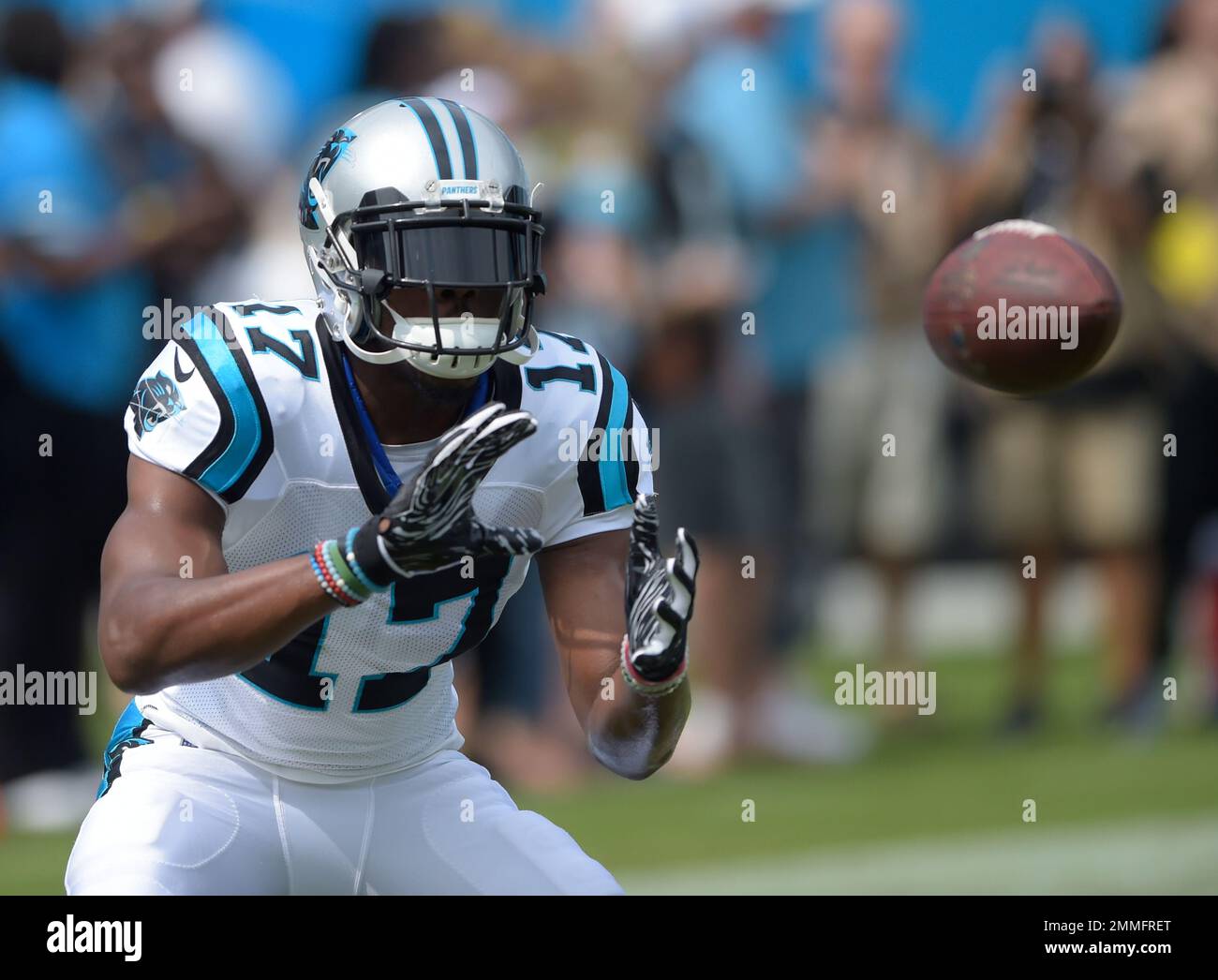 Carolina Panthers' Devin Funchess (17) warms up before an NFL football ...