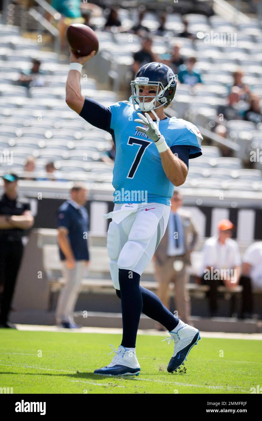 Tennessee Titans quarterback Blaine Gabbert (7) warms up before the ...
