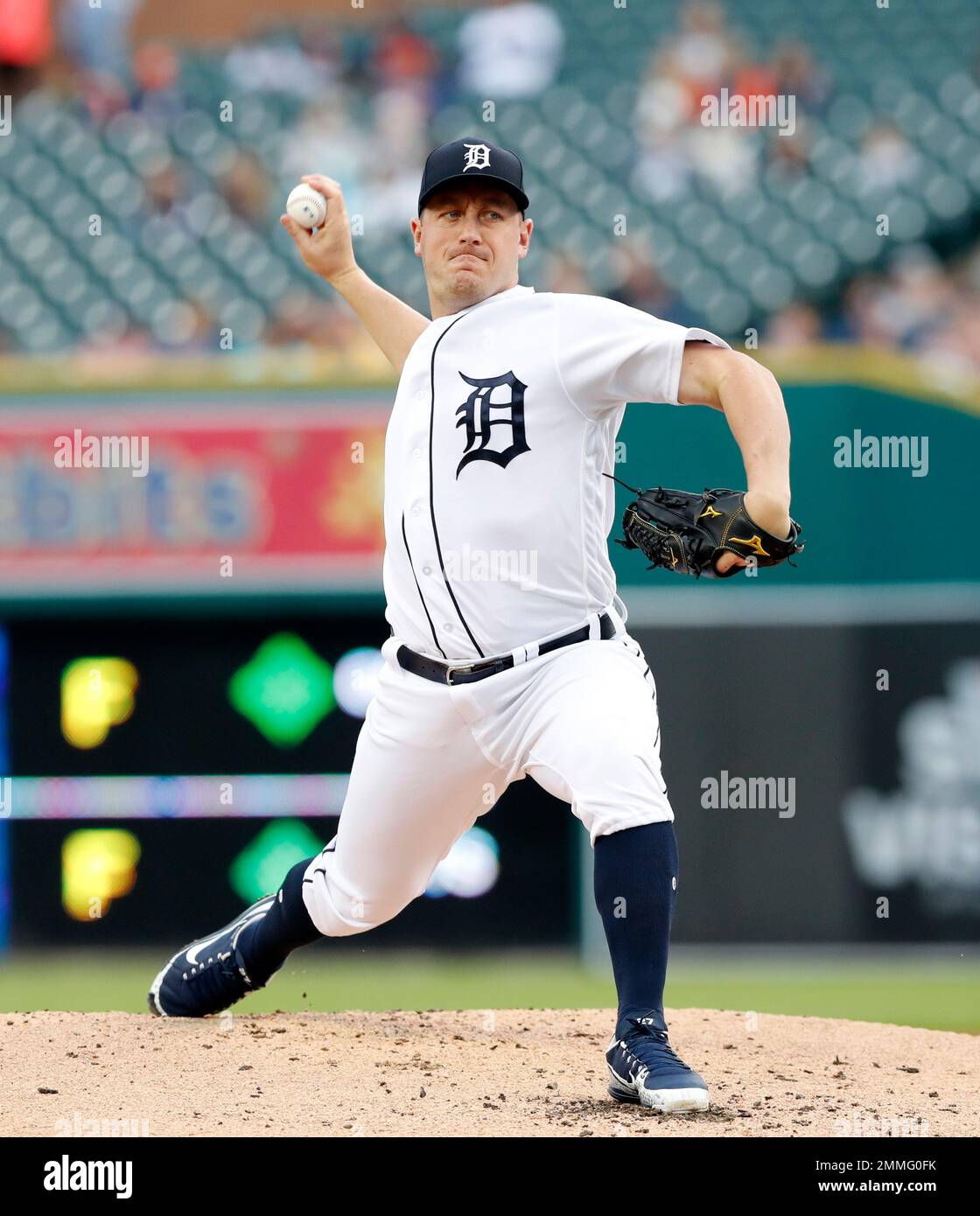 Detroit Tigers starting pitcher Jordan Zimmermann throws during the ...