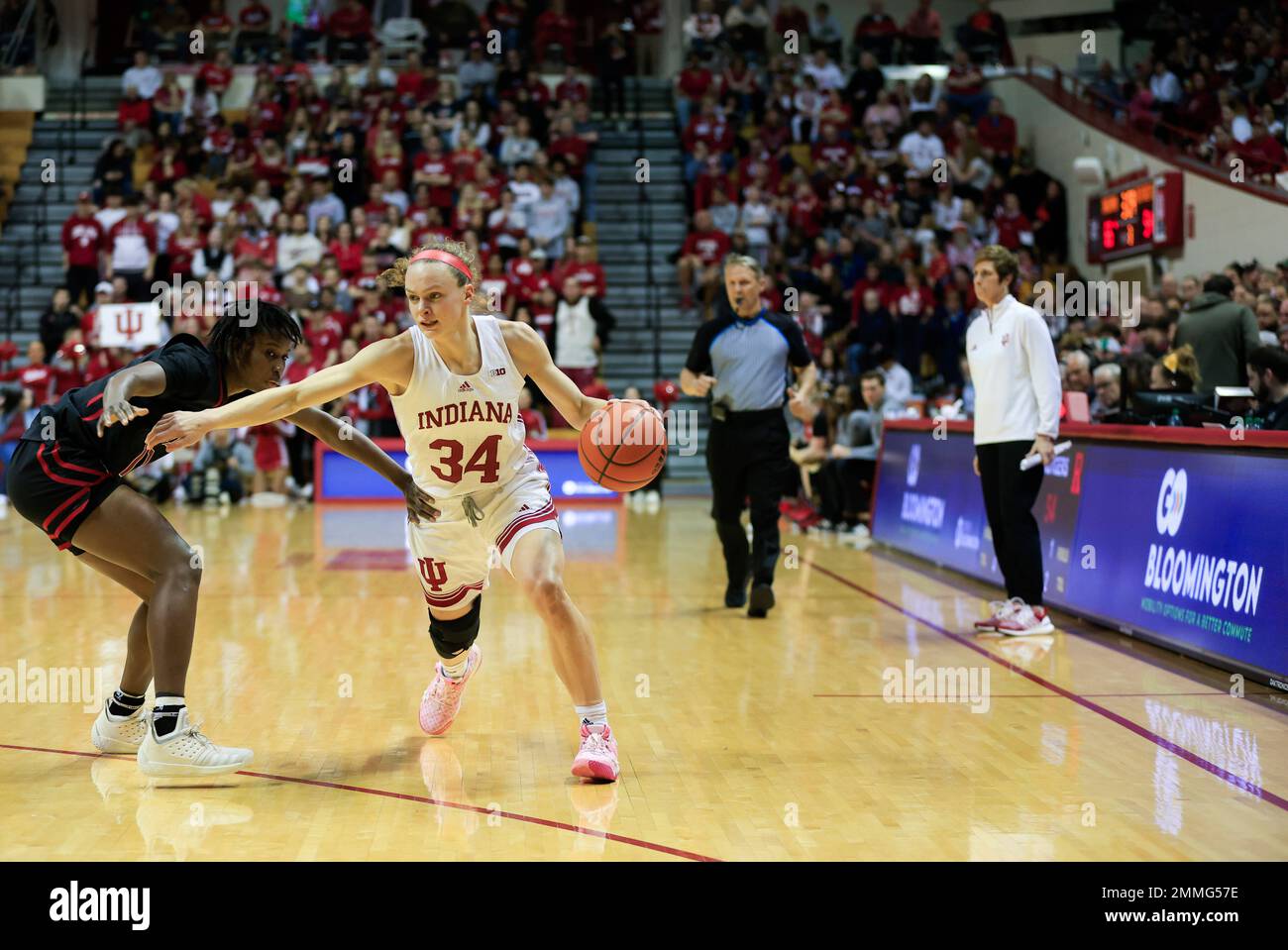 Indiana Hoosiers guard Grace Berger (34) shoots against Rutgers during ...