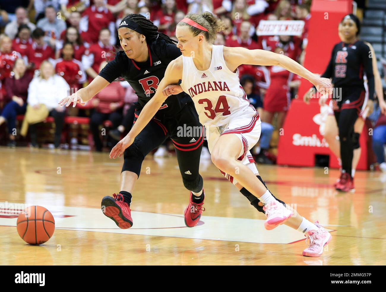Indiana Hoosiers guard Grace Berger (34) shoots against Rutgers during ...